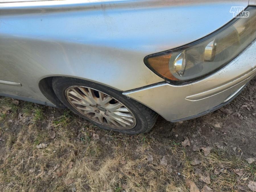 Volvo V50 2004 Viļņa, ar dzinēja tilpumu 2.00 L un nobraukumu 243 tūkst. km par 900 €, foto 5 vietnē AUTOMOTO.COM.LV