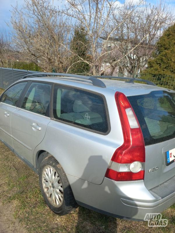 Volvo V50 2004 Viļņa, ar dzinēja tilpumu 2.00 L un nobraukumu 243 tūkst. km par 900 €, foto 6 vietnē AUTOMOTO.COM.LV