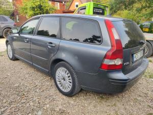 Volvo V50 2004 Šauļi, ar dzinēja tilpumu 2.00 L un nobraukumu 230 tūkst. km par 1150 €, foto 4 vietnē AUTOMOTO.COM.LV