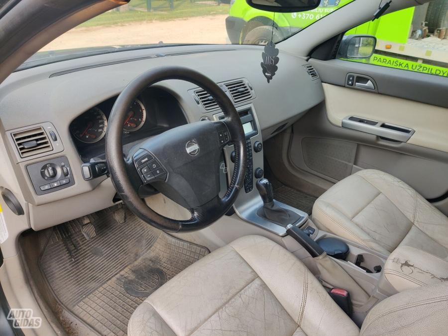 Volvo V50 2004 Šauļi, ar dzinēja tilpumu 2.00 L un nobraukumu 230 tūkst. km par 1150 €, foto 6 vietnē AUTOMOTO.COM.LV