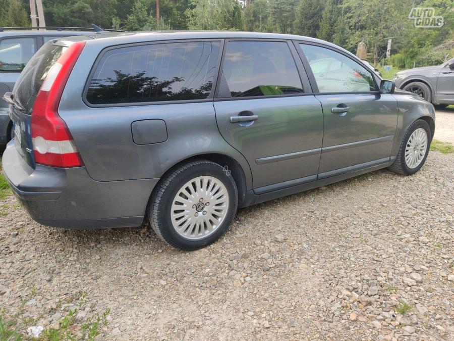 Volvo V50 2004 Šauļi, ar dzinēja tilpumu 2.00 L un nobraukumu 230 tūkst. km par 1150 €, foto 11 vietnē AUTOMOTO.COM.LV