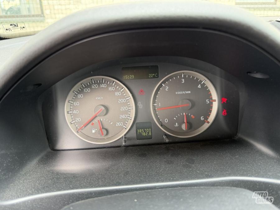 Volvo V50 2004 Kauņa, ar dzinēja tilpumu 2.00 L un nobraukumu 386 tūkst. km par 580 €, foto 14 vietnē AUTOMOTO.COM.LV