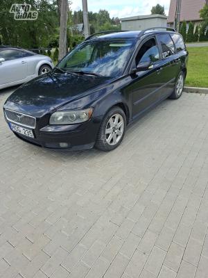 Volvo V50 2004 in Trakai, with an engine capacity of 2.00 L and mileage of 369 thousand km for 700 €, photo 4 on AUTOMOTO.COM.LV