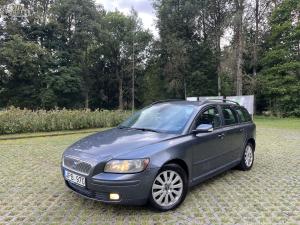Volvo V50 2004 Anykščiai, ar dzinēja tilpumu 2.00 L un nobraukumu 319 tūkst. km par 1650 €, foto  vietnē AUTOMOTO.COM.LV