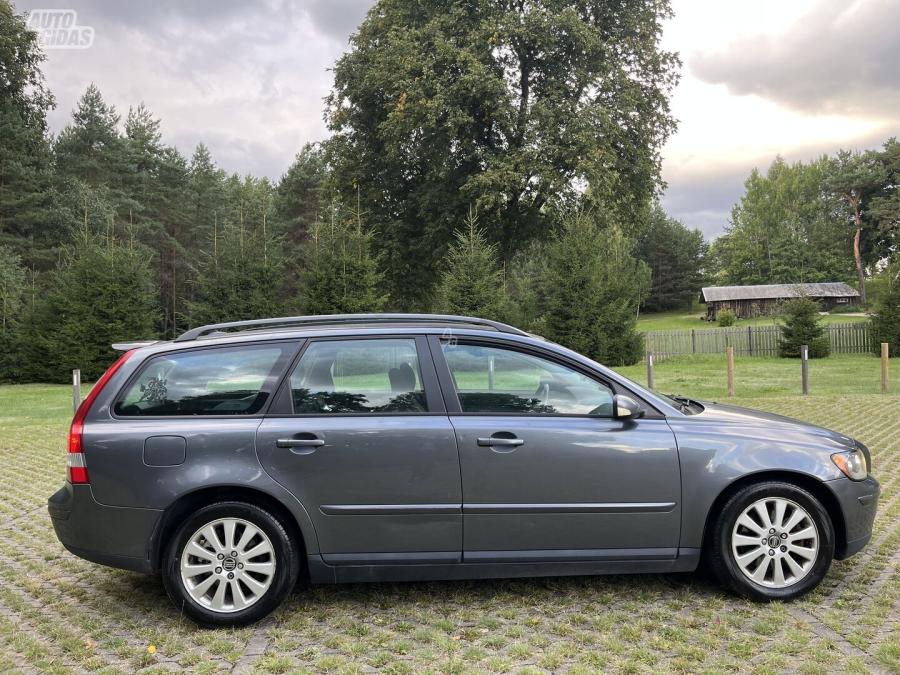 Volvo V50 2004 in Anyksciai, with an engine capacity of 2.00 L and mileage of 319 thousand km for 1650 €, photo 8 on AUTOMOTO.COM.LV