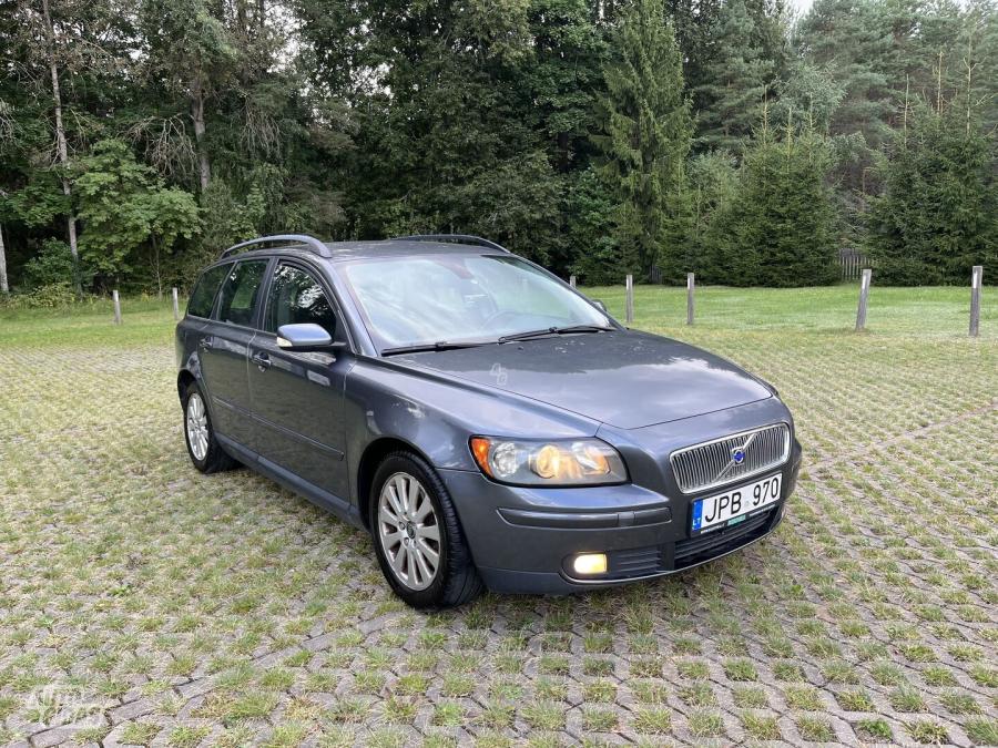 Volvo V50 2004 in Anyksciai, with an engine capacity of 2.00 L and mileage of 319 thousand km for 1650 €, photo 9 on AUTOMOTO.COM.LV