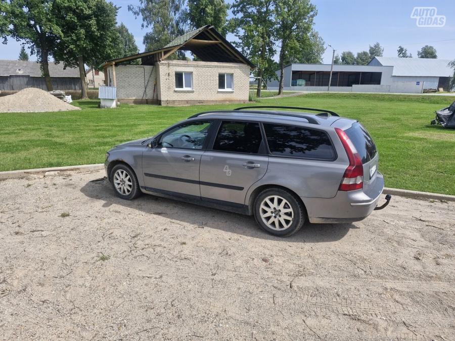 Volvo V50 2004 in Joniskis, with an engine capacity of 2.00 L and mileage of 300 thousand km for 750 €, photo 3 on AUTOMOTO.COM.LV