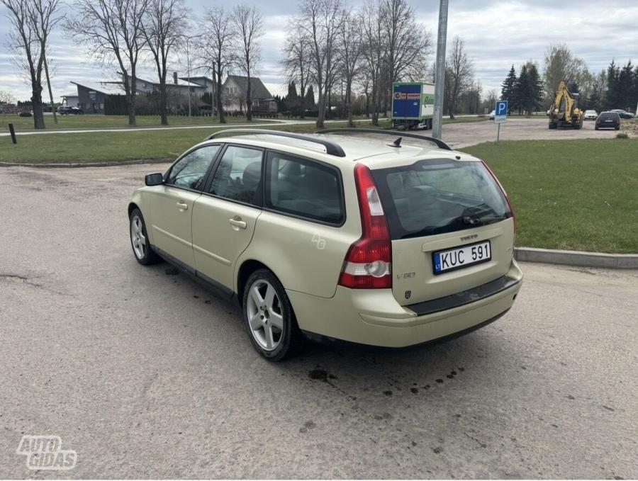 Volvo V50 2004 in Sakiai, with an engine capacity of 2.00 L and mileage of 351 thousand km for 1100 €, photo 4 on AUTOMOTO.COM.LV