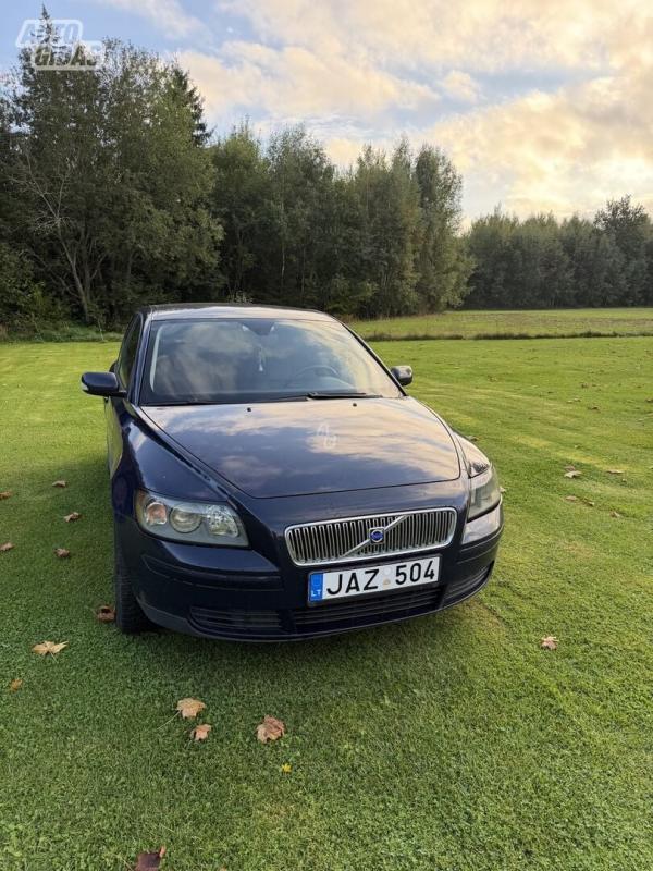Volvo V50 2004 in Varena, with an engine capacity of 2.00 L and mileage of 321 thousand km for 800 €, photo 1 on AUTOMOTO.COM.LV