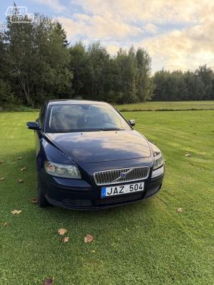 Volvo V50 2004 in Varena, with an engine capacity of 2.00 L and mileage of 321 thousand km for 800 €, photo  on AUTOMOTO.COM.LV