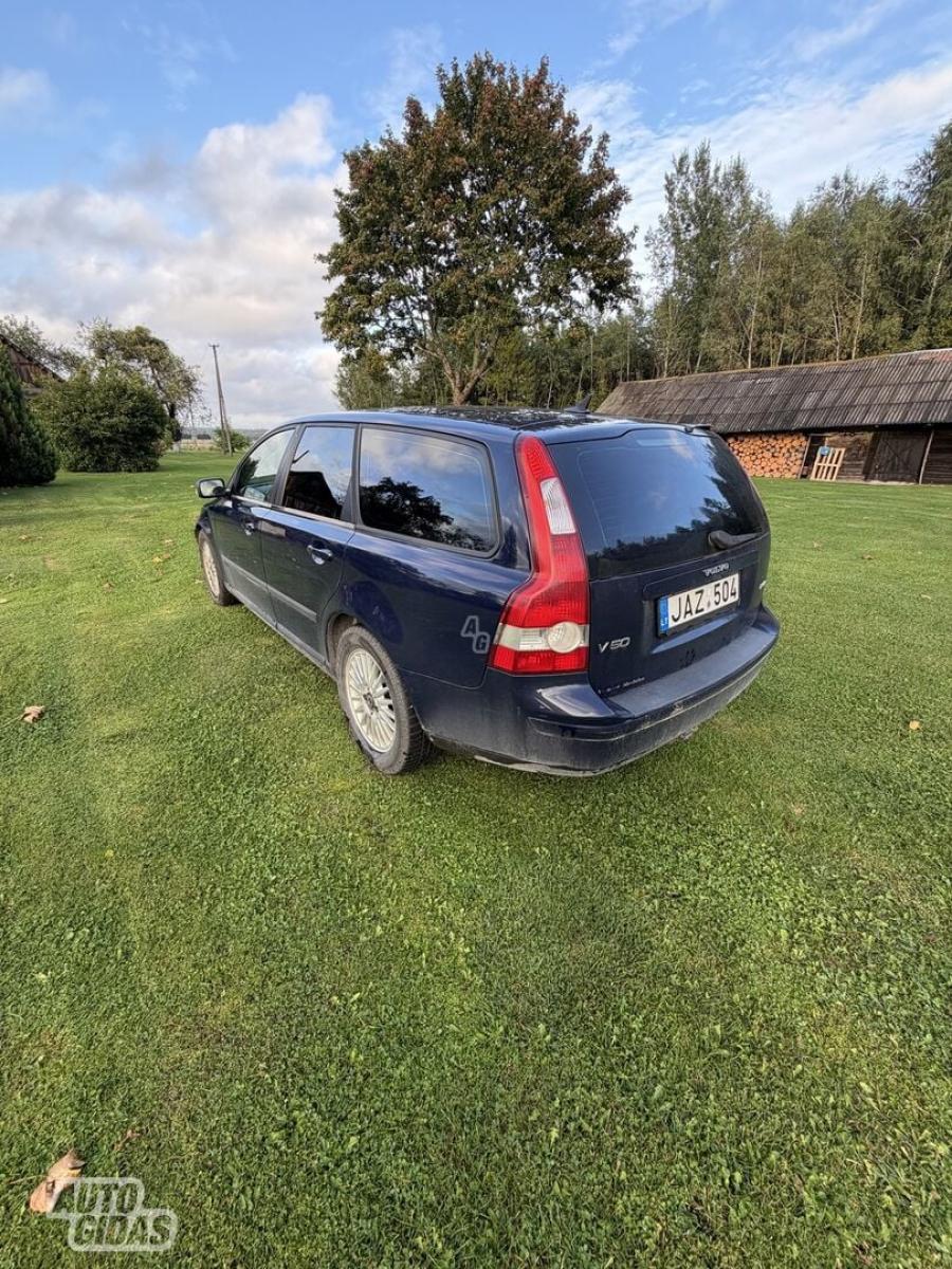 Volvo V50 2004 in Varena, with an engine capacity of 2.00 L and mileage of 321 thousand km for 800 €, photo 3 on AUTOMOTO.COM.LV