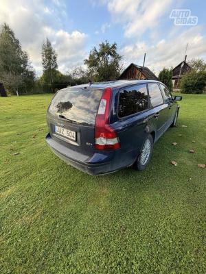 Volvo V50 2004 in Varena, with an engine capacity of 2.00 L and mileage of 321 thousand km for 800 €, photo 4 on AUTOMOTO.COM.LV