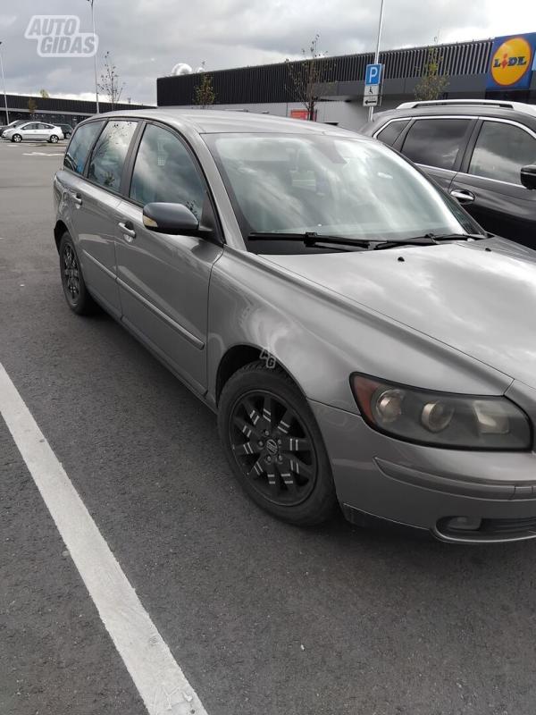 Volvo V50 2004 Kauņa, ar dzinēja tilpumu 2.00 L un nobraukumu 313 tūkst. km par 1200 €, foto 3 vietnē AUTOMOTO.COM.LV