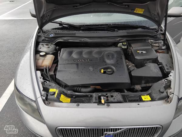 Volvo V50 2004 Kauņa, ar dzinēja tilpumu 2.00 L un nobraukumu 313 tūkst. km par 1200 €, foto 6 vietnē AUTOMOTO.COM.LV
