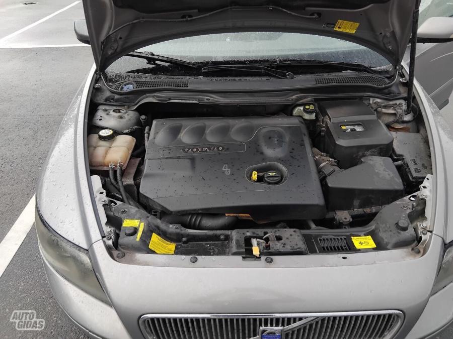 Volvo V50 2004 in Kaunas, with an engine capacity of 2.00 L and mileage of 313 thousand km for 1200 €, photo 6 on AUTOMOTO.COM.LV