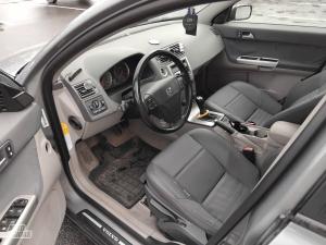 Volvo V50 2004 in Kaunas, with an engine capacity of 2.00 L and mileage of 313 thousand km for 1200 €, photo 7 on AUTOMOTO.COM.LV