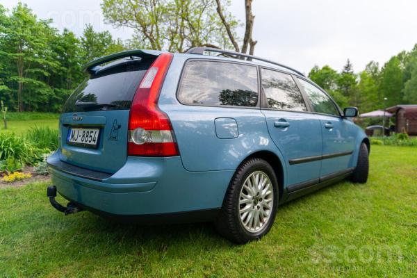 Volvo V50 2005 Liepāja, ar dzinēja tilpumu 2.00 L un nobraukumu 328 tūkst. km par 1500 €, foto 2 vietnē AUTOMOTO.COM.LV