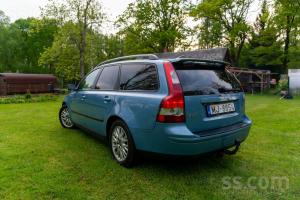 Volvo V50 2005 Liepāja, ar dzinēja tilpumu 2.00 L un nobraukumu 328 tūkst. km par 1500 €, foto 4 vietnē AUTOMOTO.COM.LV