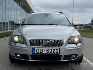 Volvo V50 2005 in Rezekne, with an engine capacity of 2.00 L and mileage of 326 thousand km for 1990 €, photo 1 on AUTOMOTO.COM.LV