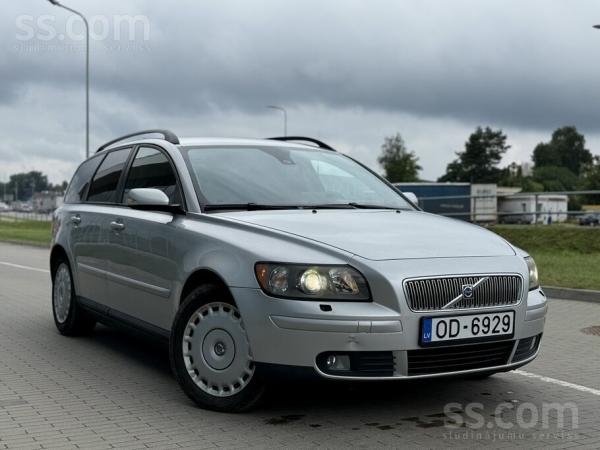 Volvo V50 2005 in Rezekne, with an engine capacity of 2.00 L and mileage of 326 thousand km for 1990 €, photo 3 on AUTOMOTO.COM.LV