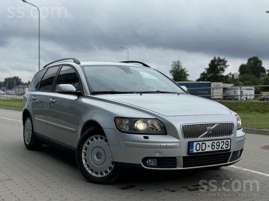 Volvo V50 2005 in Rezekne, with an engine capacity of 2.00 L and mileage of 326 thousand km for 1990 €, photo 3 on AUTOMOTO.COM.LV