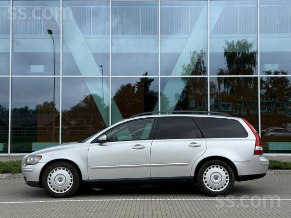 Volvo V50 2005 in Rezekne, with an engine capacity of 2.00 L and mileage of 326 thousand km for 1990 €, photo 6 on AUTOMOTO.COM.LV