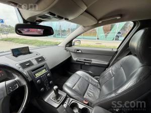 Volvo V50 2005 in Rezekne, with an engine capacity of 2.00 L and mileage of 326 thousand km for 1990 €, photo 9 on AUTOMOTO.COM.LV