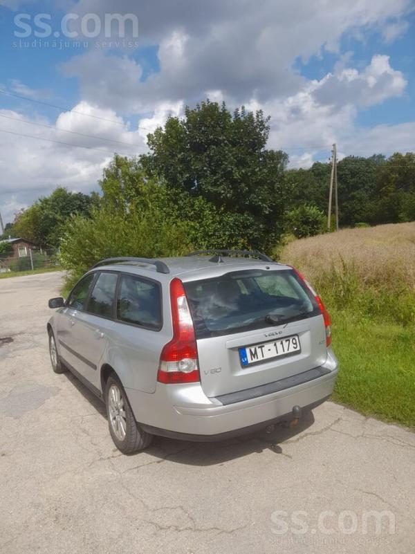 Volvo V50 2005 Bauska, ar dzinēja tilpumu 2.00 L un nobraukumu 291 tūkst. km par 1400 €, foto 4 vietnē AUTOMOTO.COM.LV