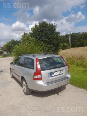 Volvo V50 2005 in Bauska, with an engine capacity of 2.00 L and mileage of 291 thousand km for 1400 €, photo 4 on AUTOMOTO.COM.LV