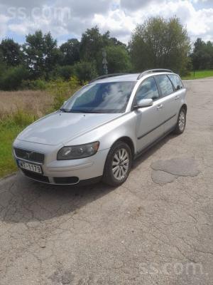 Volvo V50 2005 in Bauska, with an engine capacity of 2.00 L and mileage of 291 thousand km for 1400 €, photo 8 on AUTOMOTO.COM.LV
