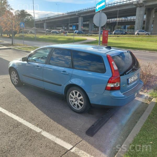 Volvo V50 2005 Rīga, ar dzinēja tilpumu 1.60 L un nobraukumu 408 tūkst. km par 1700 €, foto 11 vietnē AUTOMOTO.COM.LV