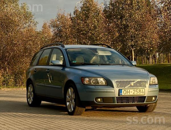 Volvo V50 2005 Tukums, ar dzinēja tilpumu 2.00 L un nobraukumu 0 tūkst. km par 1700 €, foto 1 vietnē AUTOMOTO.COM.LV