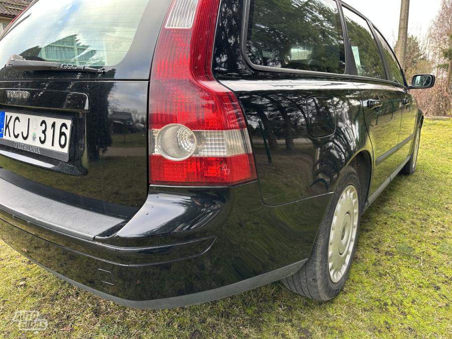 Volvo V50 2005 in Vilkaviskis, with an engine capacity of 1.60 L and mileage of 291 thousand km for 1250 €, photo 6 on AUTOMOTO.COM.LV