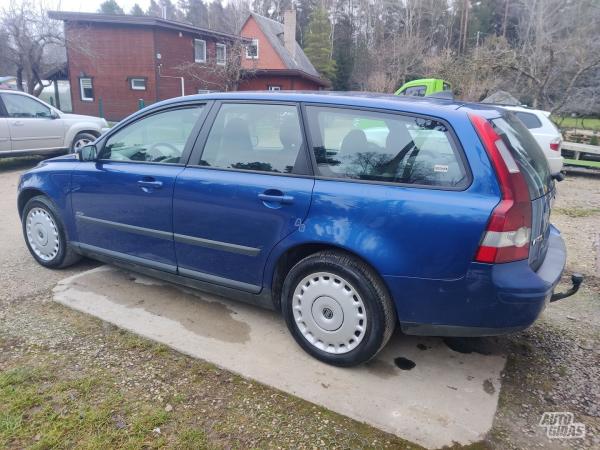 Volvo V50 2005 Šauļi, ar dzinēja tilpumu 2.00 L un nobraukumu 370 tūkst. km par 1150 €, foto 3 vietnē AUTOMOTO.COM.LV
