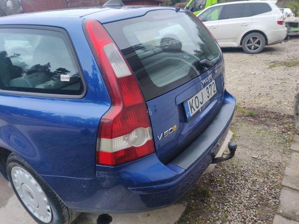 Volvo V50 2005 Šauļi, ar dzinēja tilpumu 2.00 L un nobraukumu 370 tūkst. km par 1150 €, foto 4 vietnē AUTOMOTO.COM.LV