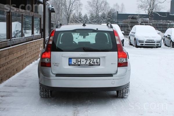 Volvo V50 2005 in Riga, with an engine capacity of 2.00 L and mileage of 0 thousand km for 1890 €, photo 6 on AUTOMOTO.COM.LV