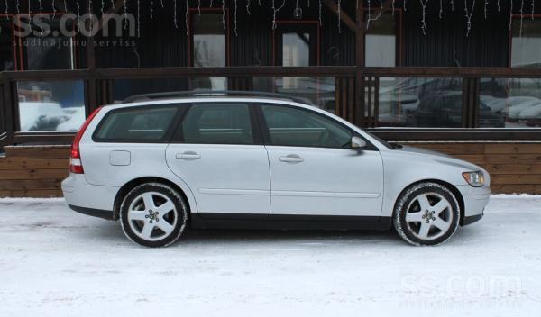 Volvo V50 2005 in Riga, with an engine capacity of 2.00 L and mileage of 0 thousand km for 1890 €, photo 8 on AUTOMOTO.COM.LV