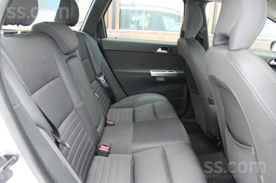 Вольво В50 2005 в Рига, объемом двигателя 2.00 л и пробегом 0 тыс. км за 1890 €, фото 11 на AUTOMOTO.COM.LV