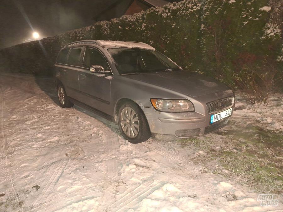 Volvo V50 2005 in Pasvalys, with an engine capacity of 2.00 L and mileage of 318 thousand km for 750 €, photo 2 on AUTOMOTO.COM.LV