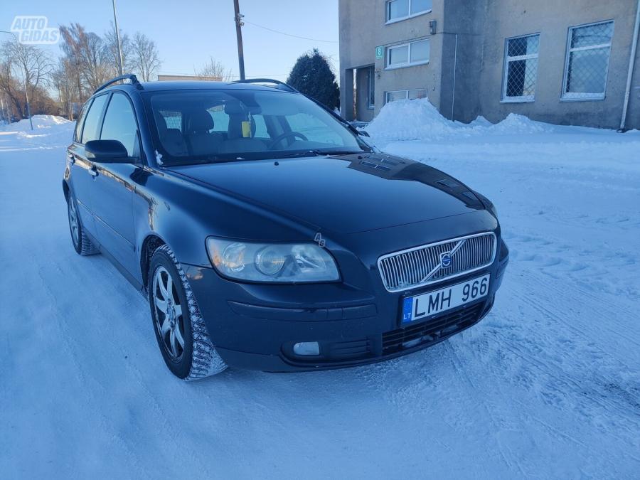 Volvo V50 2005 in Siauliai, with an engine capacity of 1.60 L and mileage of 303 thousand km for 1650 €, photo 1 on AUTOMOTO.COM.LV