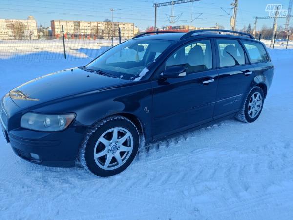 Volvo V50 2005 in Siauliai, with an engine capacity of 1.60 L and mileage of 303 thousand km for 1550 €, photo 2 on AUTOMOTO.COM.LV