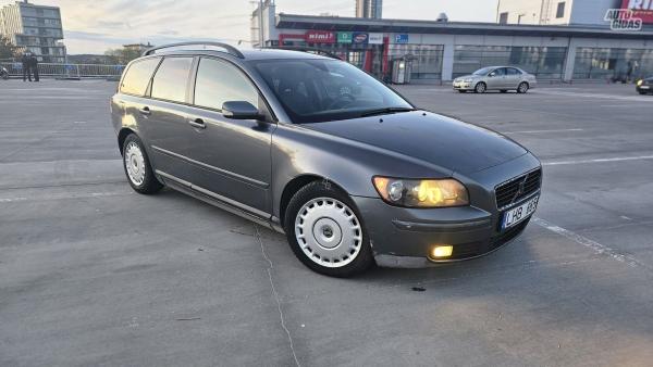 Volvo V50 2005 in Vilnius, with an engine capacity of 2.00 L and mileage of 489 thousand km for 999 €, photo 2 on AUTOMOTO.COM.LV