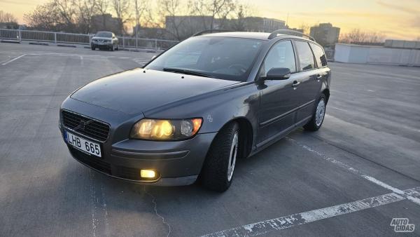 Volvo V50 2005 in Vilnius, with an engine capacity of 2.00 L and mileage of 489 thousand km for 999 €, photo 3 on AUTOMOTO.COM.LV