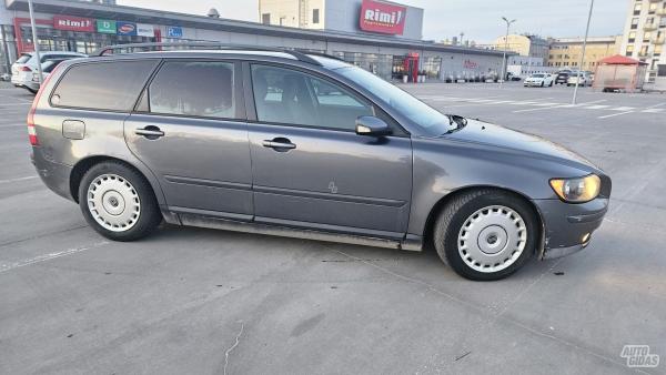 Volvo V50 2005 in Vilnius, with an engine capacity of 2.00 L and mileage of 489 thousand km for 999 €, photo 5 on AUTOMOTO.COM.LV