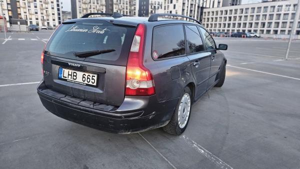 Volvo V50 2005 in Vilnius, with an engine capacity of 2.00 L and mileage of 489 thousand km for 999 €, photo 6 on AUTOMOTO.COM.LV