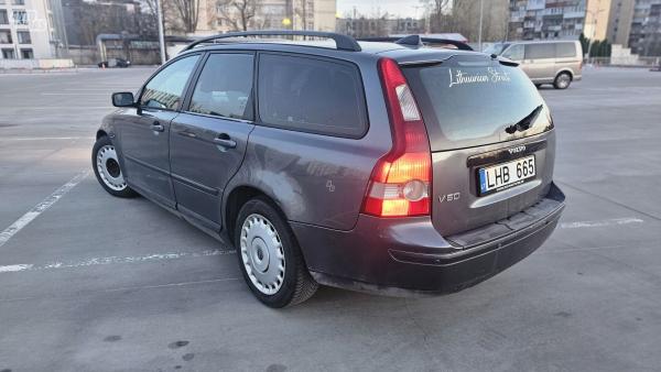 Volvo V50 2005 in Vilnius, with an engine capacity of 2.00 L and mileage of 489 thousand km for 999 €, photo 7 on AUTOMOTO.COM.LV