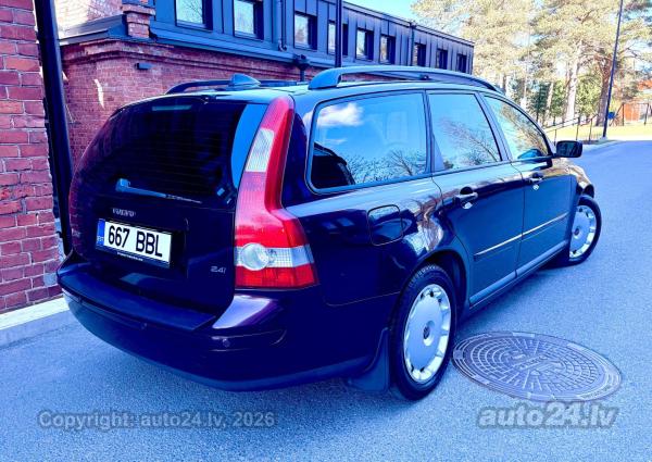 Вольво В50 2005 в Таллин, объемом двигателя 2.40 л и пробегом 280 тыс. км за 2799 €, фото 3 на AUTOMOTO.COM.LV