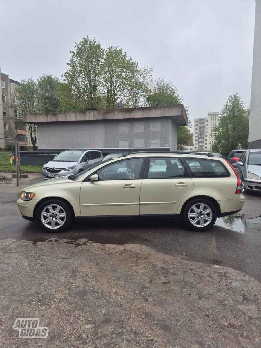 Volvo V50 2005 in Kaunas, with an engine capacity of 2.00 L and mileage of 307 thousand km for 1050 €, photo 5 on AUTOMOTO.COM.LV