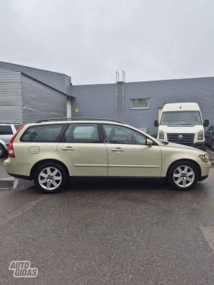 Volvo V50 2005 in Kaunas, with an engine capacity of 2.00 L and mileage of 307 thousand km for 1050 €, photo 8 on AUTOMOTO.COM.LV
