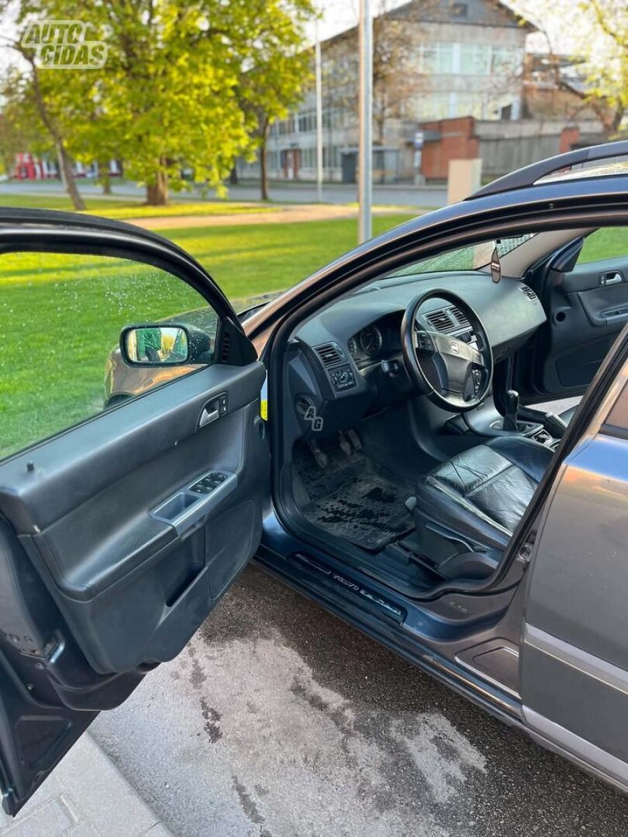 Volvo V50 2005 in Siauliai, with an engine capacity of 1.60 L and mileage of 316 thousand km for 1350 €, photo 7 on AUTOMOTO.COM.LV